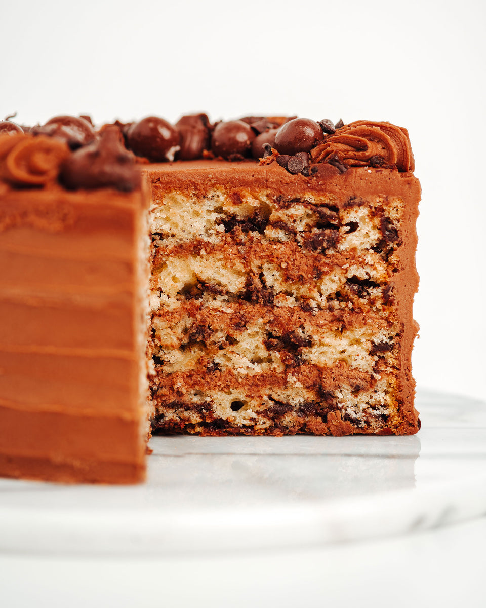 Vanilla Chocolate Chip Gateau (6 inch) – French Village Bakery